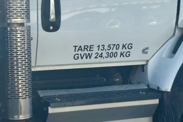 GVW & TARE Decals | Vehicle Compliance Decals Alberta
